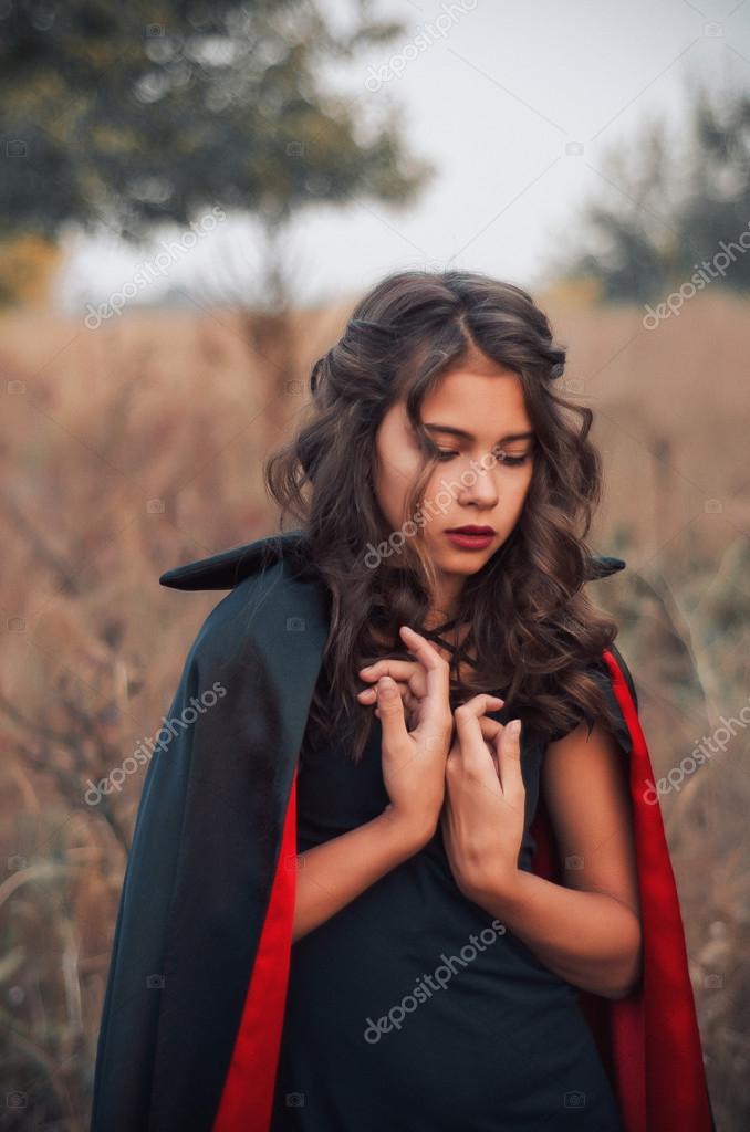 Girl Vampire Costume With Cape
