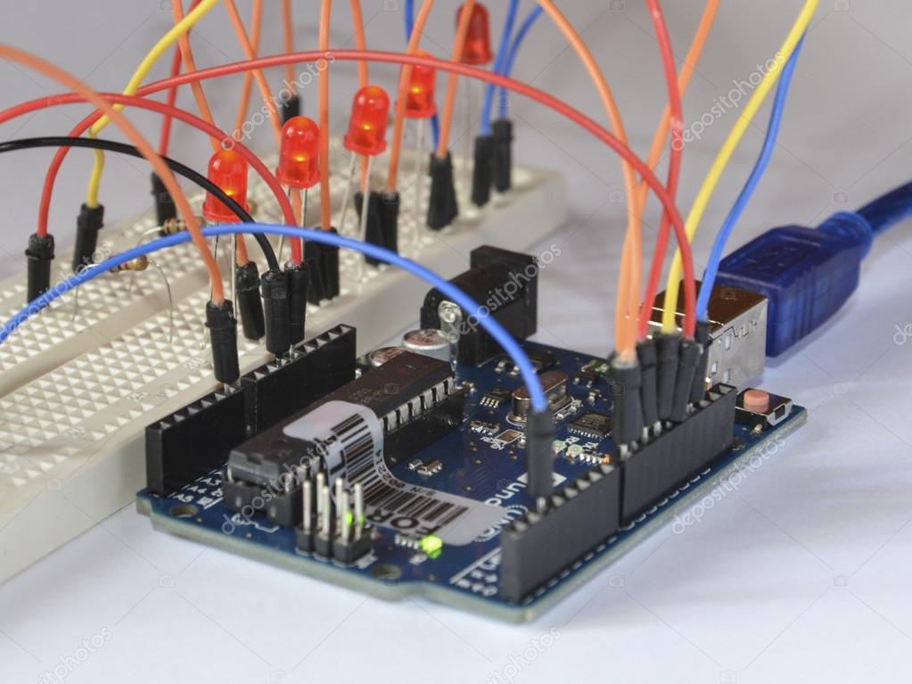 Plataforma electrónica Arduino para aficionados 2025