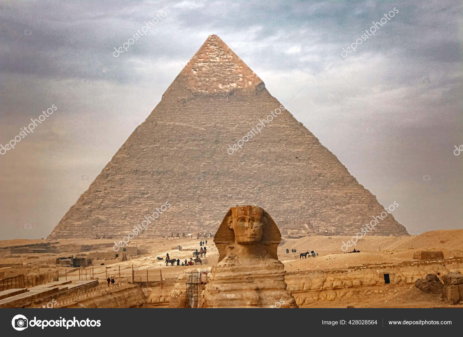 Ancient Sphinx Pyramids Symbol Egypt — Stock Photo © Abrill_ #428028564