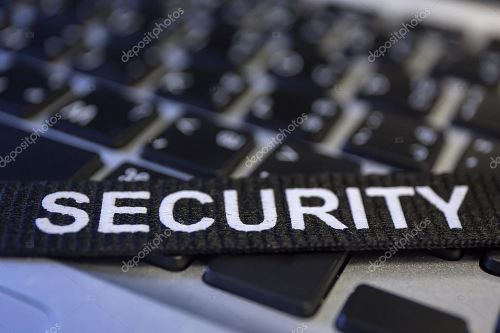palabra seguridad en teclado labtop simbolizado cibercrimen protecti 2024