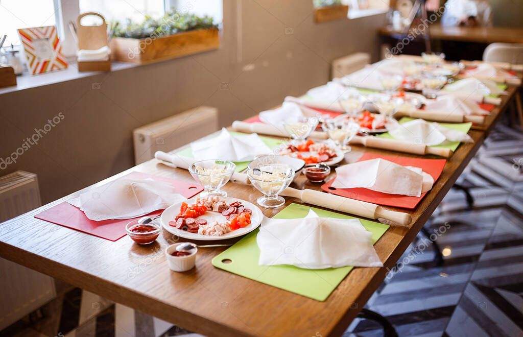 Pizza para hornear clase magistral para ni os. Cumplea os de los ni os 2024