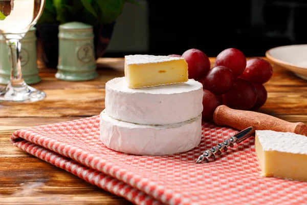 Italian cheese table Stock Photos, Royalty Free Italian cheese table ...