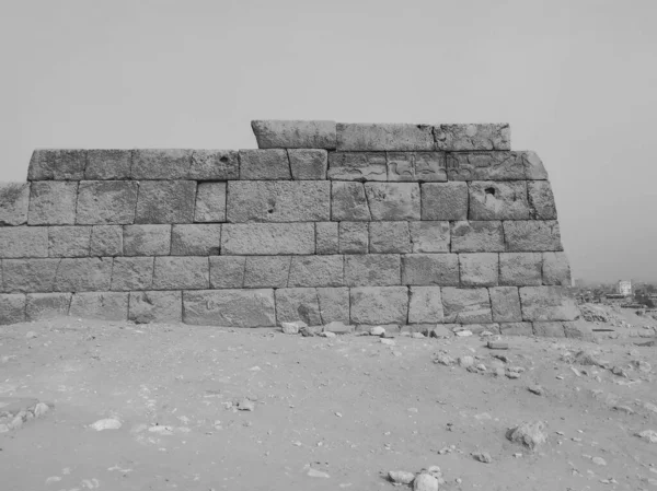 Qatar ruins Stock Photos, Royalty Free Qatar ruins Images | Depositphotos