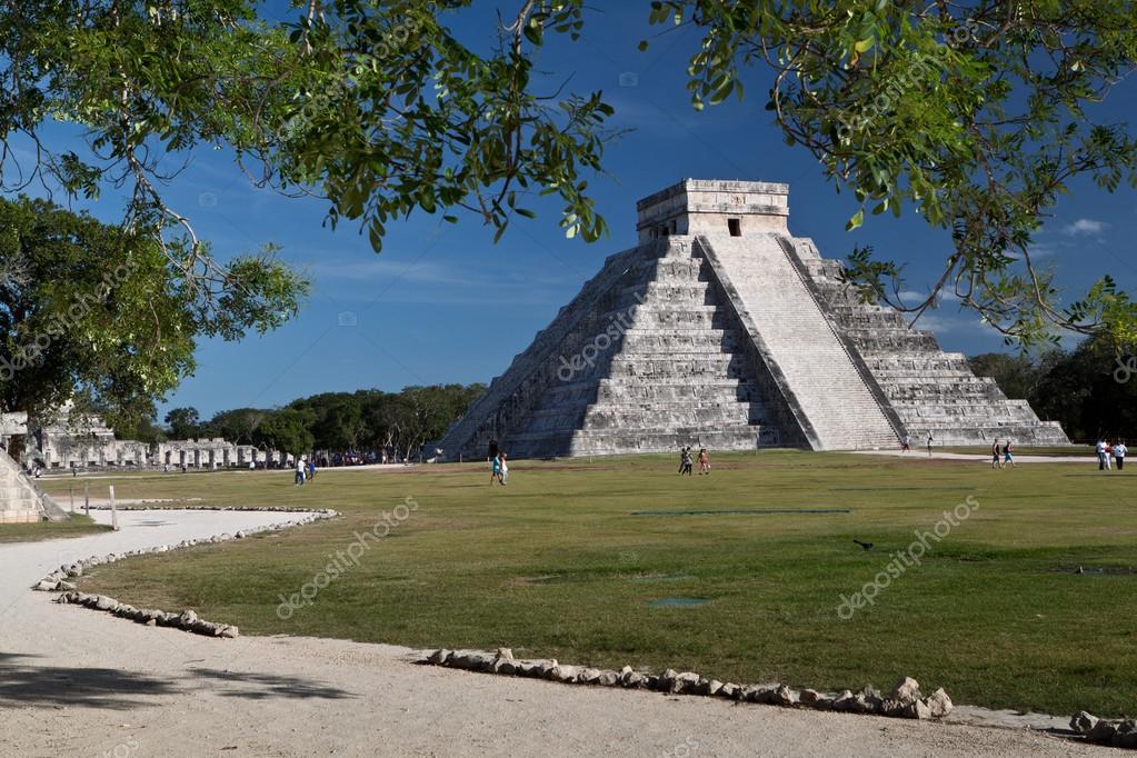 The famous Mayan pyramid Stock Photo by ©mandritoiu 86464728