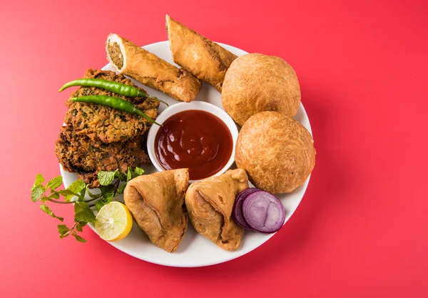 Indian vada pav Stock Photos, Royalty Free Indian vada pav Images ...