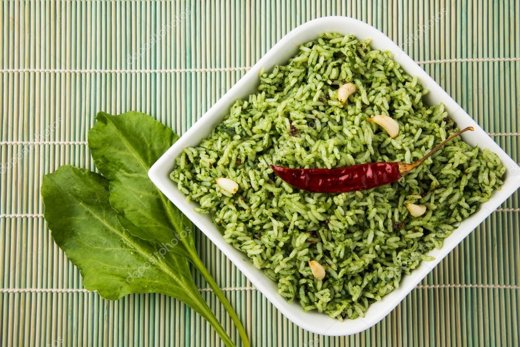 Palak rice / spinach rice served in a ceramic bowl — Stock Photo ...