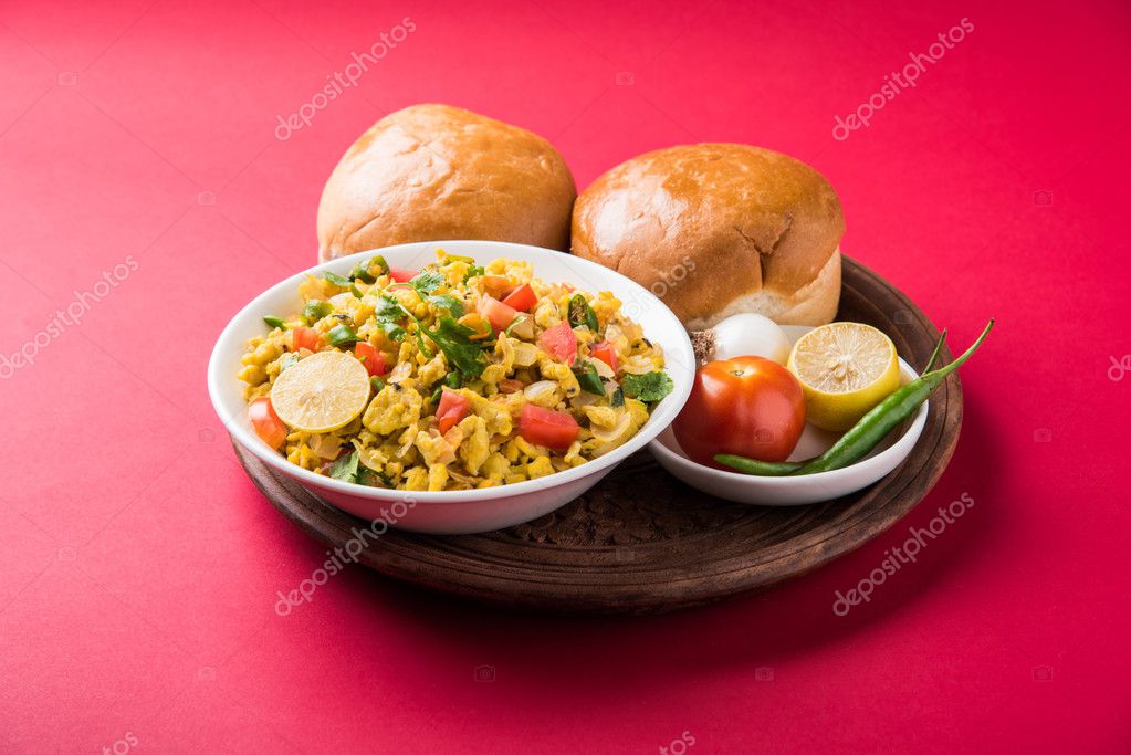 Masala Anda Bhurji de huevo bhurji o huevos revueltos picantes con pan ...