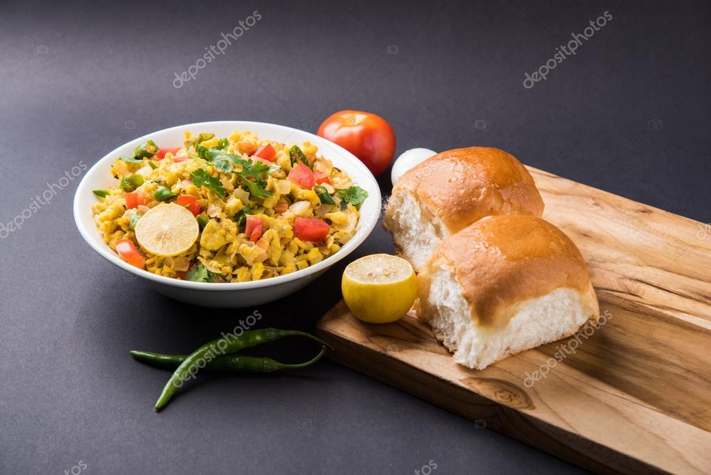 Masala Anda Bhurji de huevo bhurji o huevos revueltos picantes con pan ...
