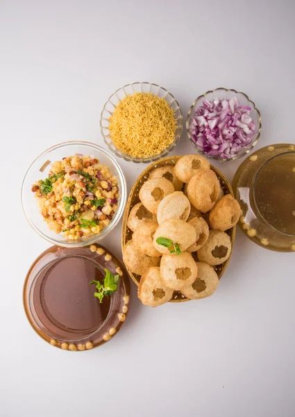 Aloo puri Stock Photos, Royalty Free Aloo puri Images | Depositphotos