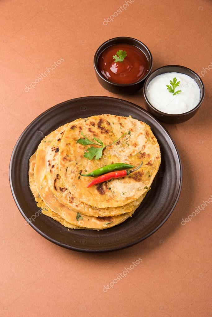 Pan tradicional indio - Aloo paratha o aalu parotha, pan relleno de ...