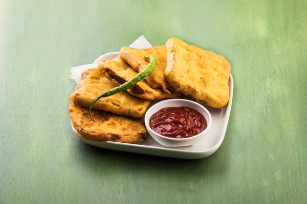Bread pakoda Stock Photos, Royalty Free Bread pakoda Images | Depositphotos