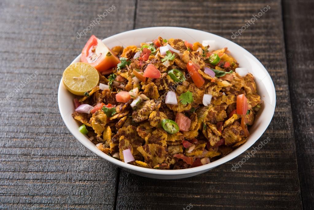 Chana chor garam , indian roadside spicy chat or snack food — Stock ...