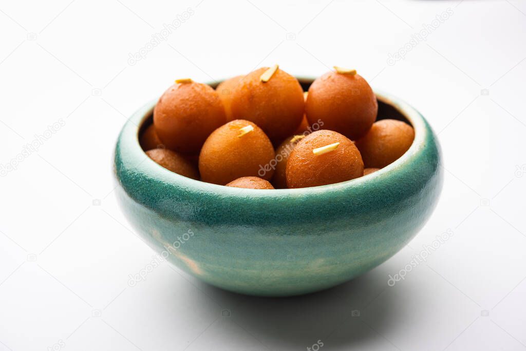 Gulab jamun es un dumpling dulce a base de leche sólida popular en la ...