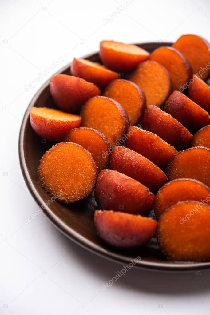 Gulab jamun es un dumpling dulce a base de leche sólida popular en la ...