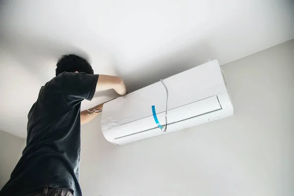 Installing ac Stock Photos, Royalty Free Installing ac Images ...