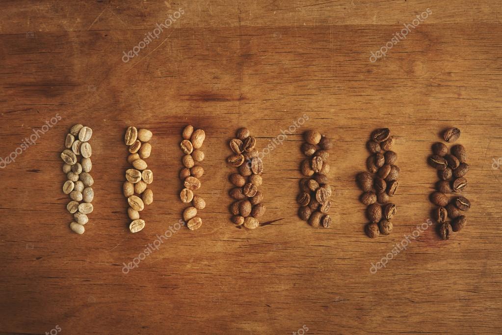 Different grades of coffee roasting Stock Photo by ©derepente 108923890