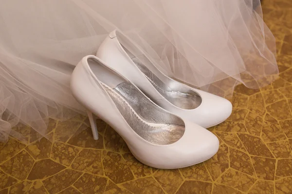 White Wedding shoes Stock Photo by ©StanislavUvarov 84408072