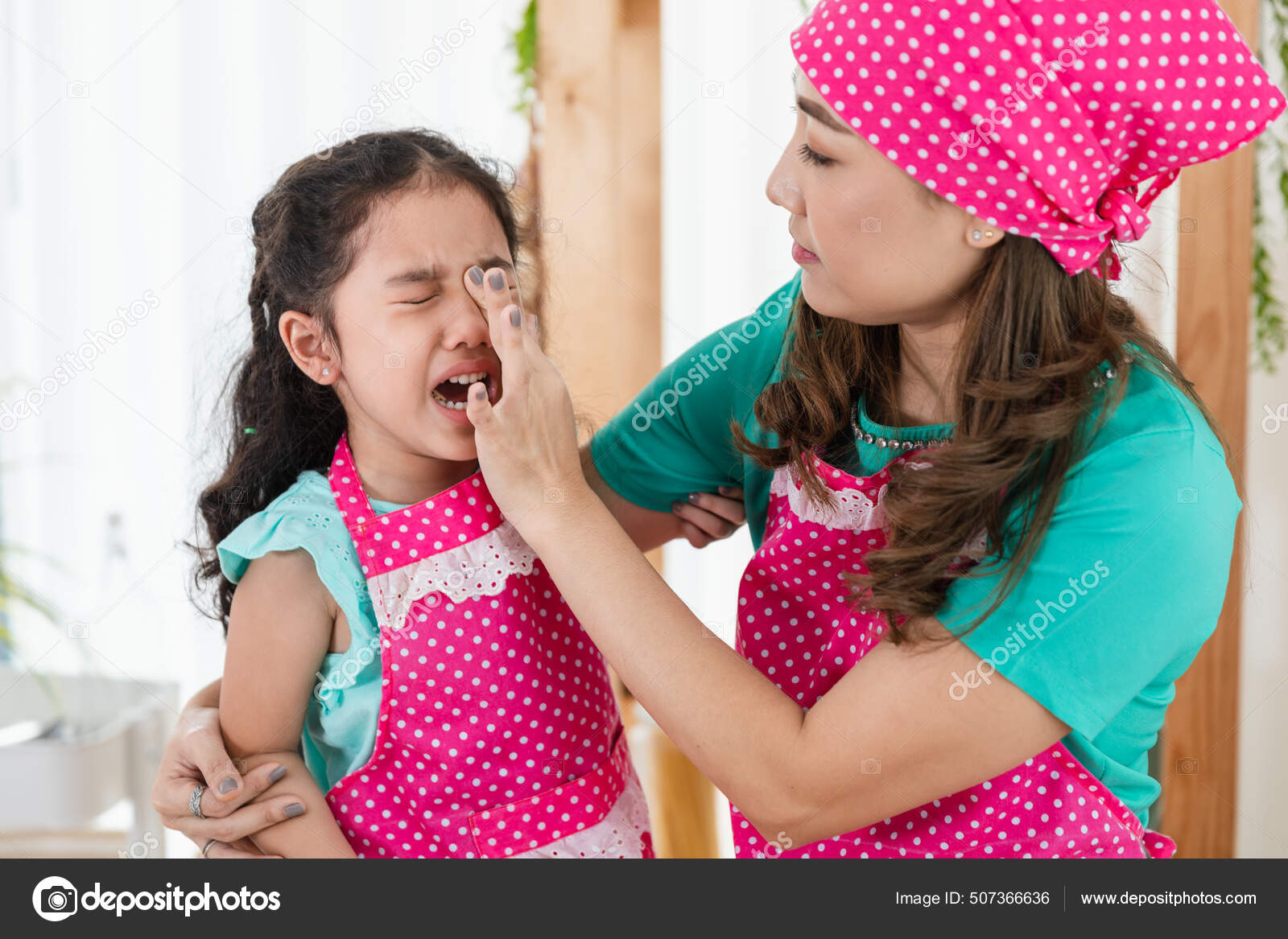 Mother Comforting Children Who Crying While Cooking Kitchen — Stock ...