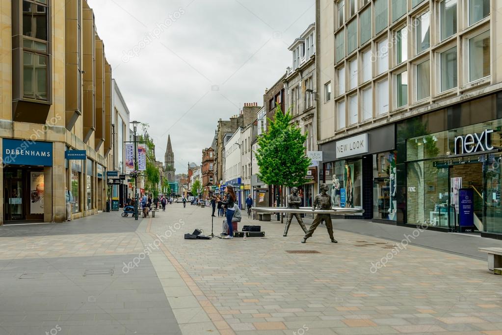 High Street in Perth – Stock Editorial Photo © Cornfield #110940884