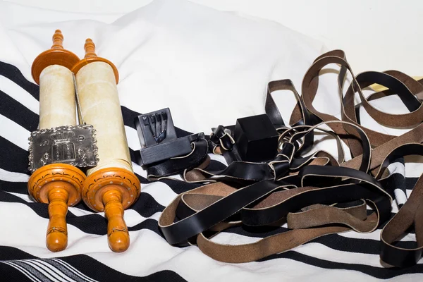 Arm tefillin Stock Photos, Royalty Free Arm tefillin Images | Depositphotos