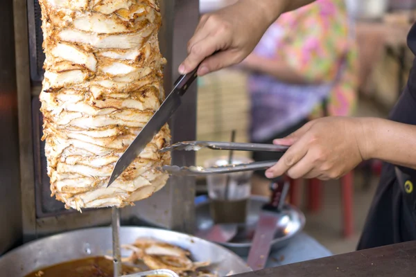 Isekai Ryouridou 04 | crawdle