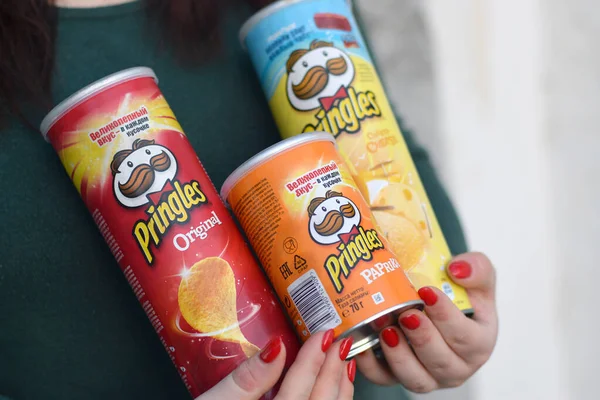 Pringles Can Hand