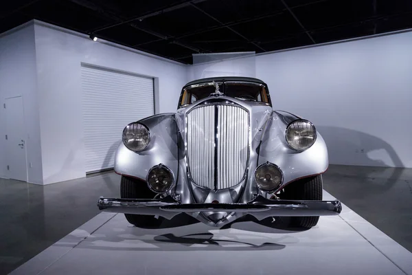 Museo petersen Stock Photos, Royalty Free Museo petersen Images ...