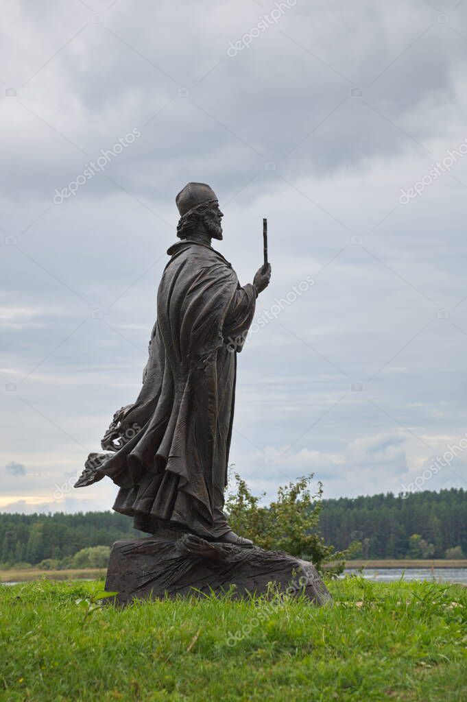 Región de Tver, Rusia - 30 de agosto de 2021: Monumento al héroe de la Primera Guerra Mundial ...