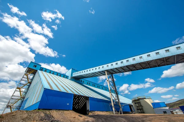 Tower crane Stock Photo by ©Alan 27601927