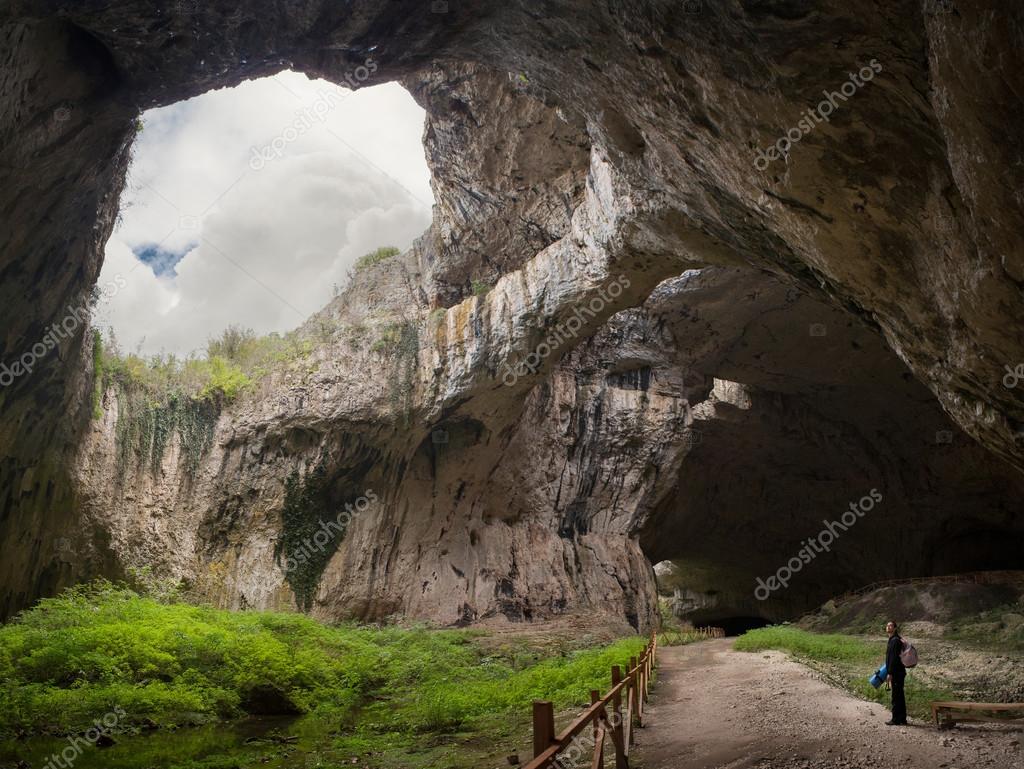 Large caves shouldn't generate near the surface. : r/minecraftsuggestions