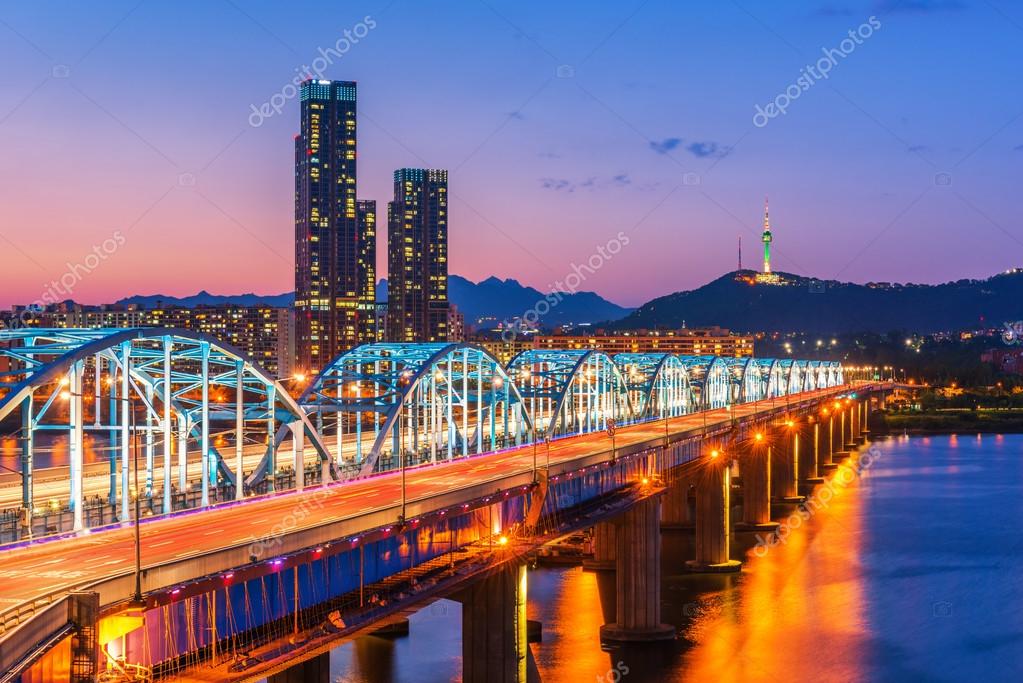 Ponte Dongjak Rio Han em Seul, Coréia do Sul — Fotografias de Stock ...