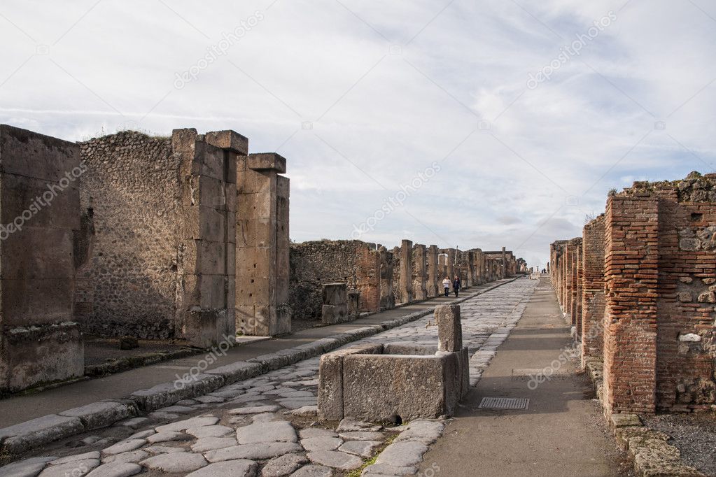 Restos arqueológicos de la antigua ciudad romana de Pompeya, Italia 2024