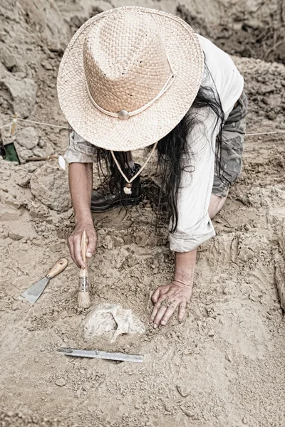 archaeologist with ancient coin — Stock Photo © microgen #115106322