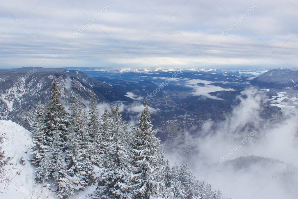 Sobre las nubes - Vista desde la montaña Rax en los Alpes austríacos ...