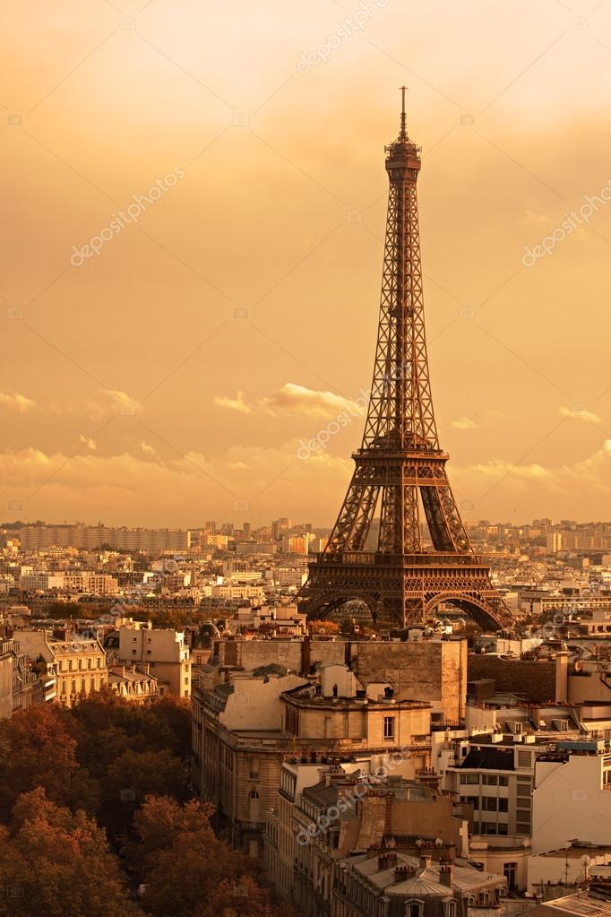 Paris: Eiffel tower at sunset — Stock Photo © MaurizioG #96209084