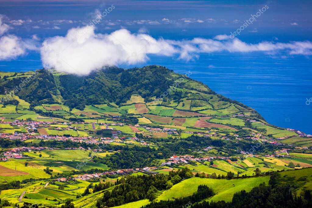 Azores vista panorámica del paisaje natural, maravillosa isla ...