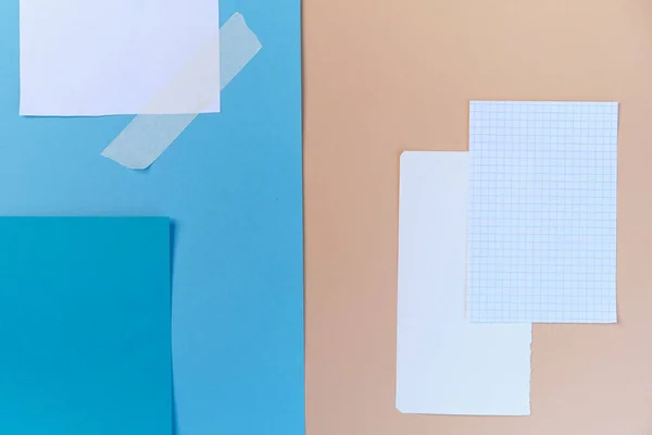 Tarjeta de felicitación maqueta. diferentes texturas de papel con ...