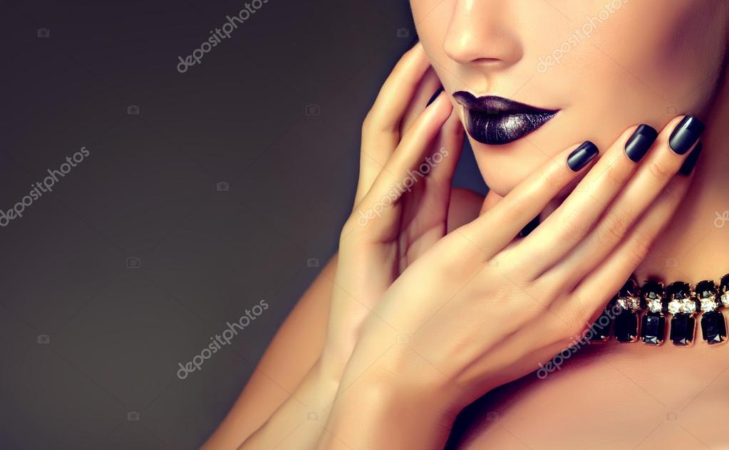 Beautiful girl with black manicure nails — Stock Photo © Sofia ...