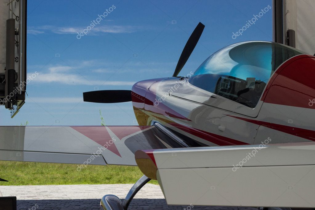 Sporty red airplane ready to fly. — Stock Photo © stromtrek650.gmail ...