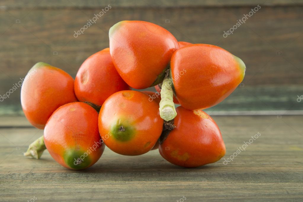 Chontaduro deliciosa fruta tropical (Bactris gasipaes) 2022