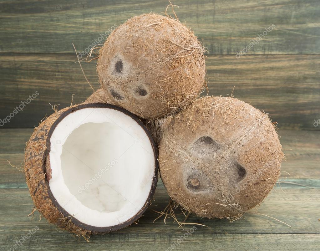 Coco delicious tropical fruit — Stock Photo © Luisecheverriurrea #123589634