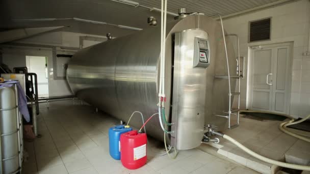 Milker Stock Videos, Royalty Free Milker Footages | Depositphotos®