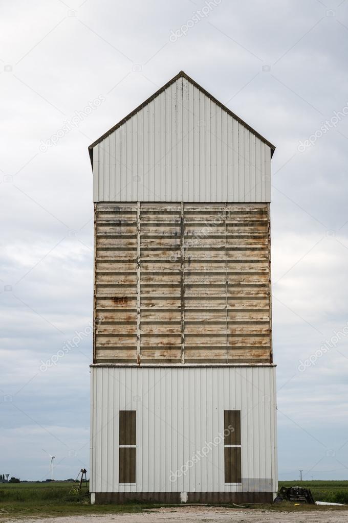 Tall white farm house Stock Photo by ©hzparisien@gmail.com 100422024