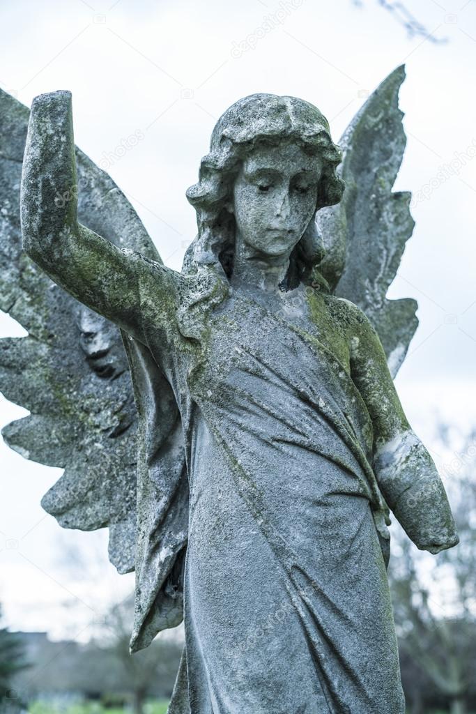 Ancient stone angel statue Stock Photo by ©4kclips 101749248