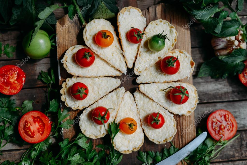 Dewberry mini tart on the wooden table. Delicious homemade tartl Stock ...
