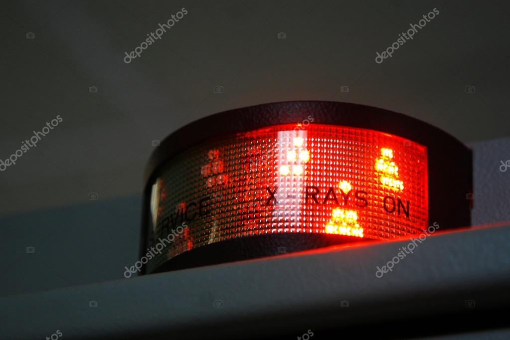 Luz de alerta de rayos X — Foto de stock #103374104 © medsss.mail.ru