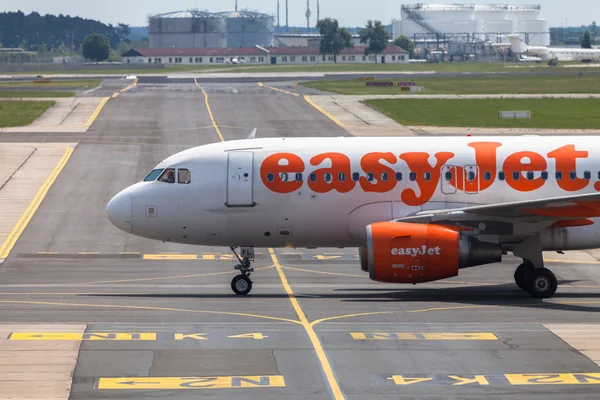 Easyjet a320 images libres de droit, photos de Easyjet a320 | Depositphotos