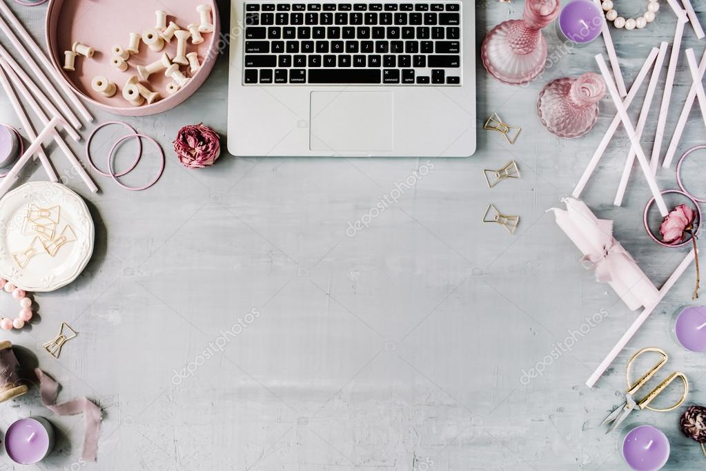 Cozy work space table desk — Stock Photo © maximleshkovich #118402360