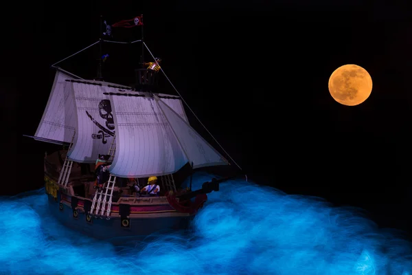 Pirate ship moon Stock Photos, Royalty Free Pirate ship moon Images ...