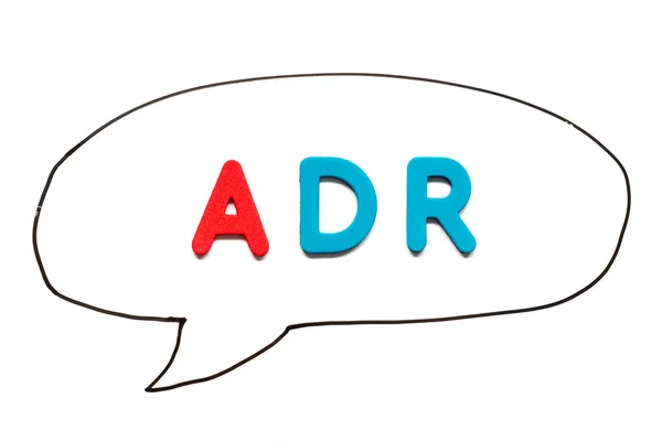 Letra del alfabeto con la palabra ADR (Abreviatura de la reacción ...